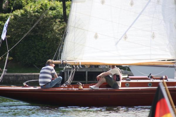 Das Vergnügen einen Klassiker vom Zürichsee zu segeln